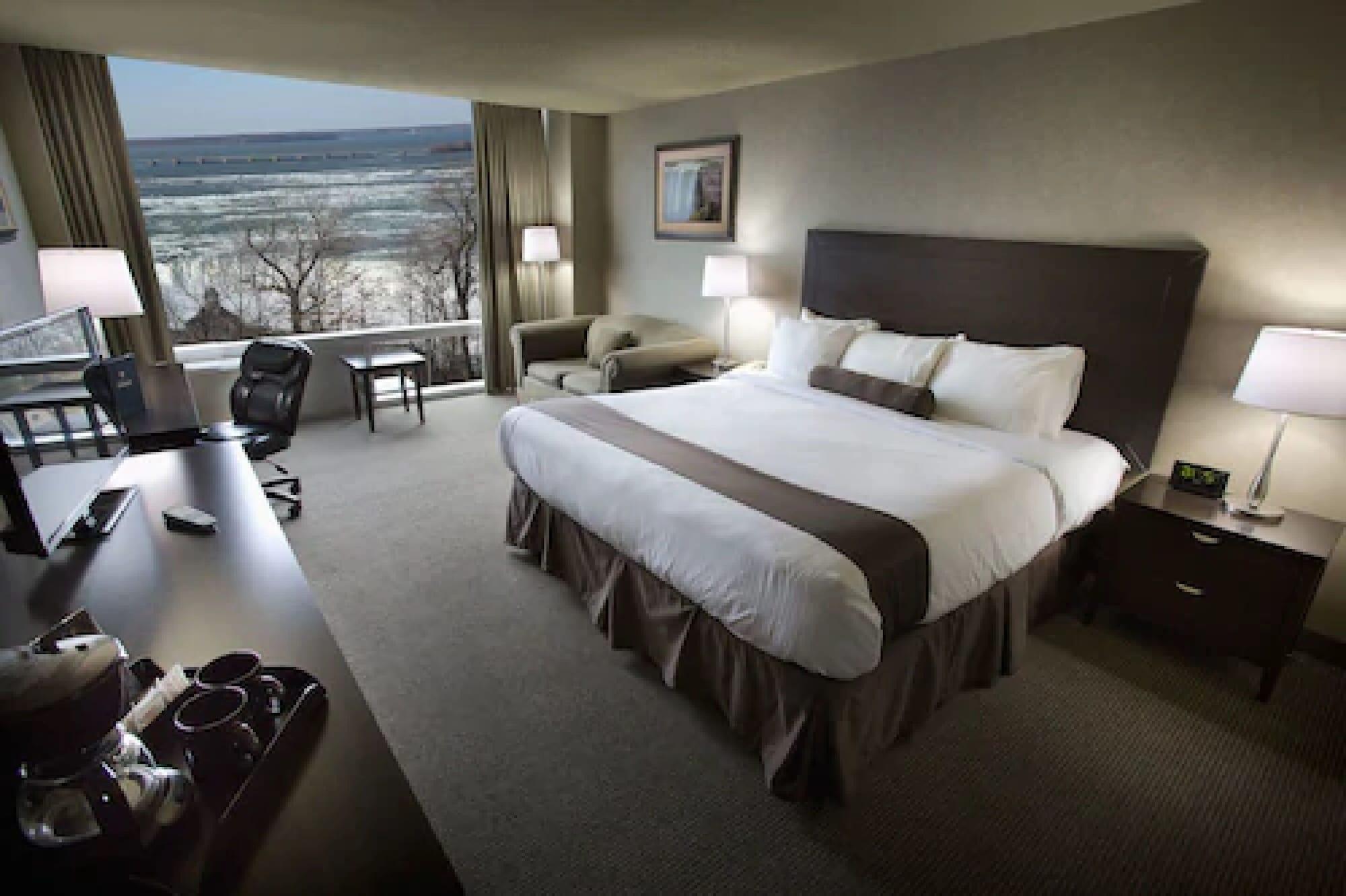 HOTEL OAKES HOTEL OVERLOOKING THE FALLS | ⋆⋆⋆ | NIAGARA FALLS, CANADA ...