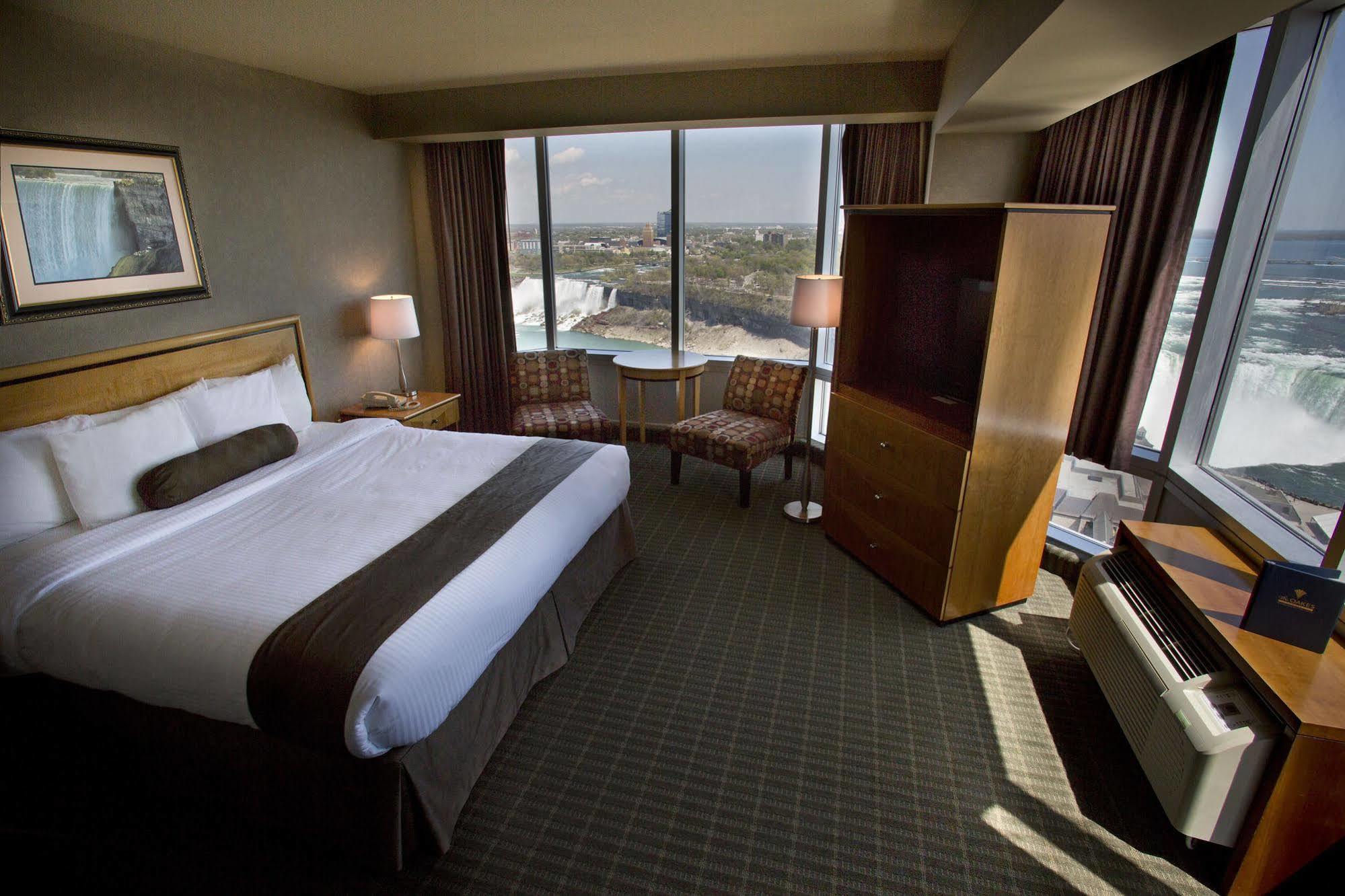 HOTEL OAKES HOTEL OVERLOOKING THE FALLS | ⋆⋆⋆ | NIAGARA FALLS, CANADA ...